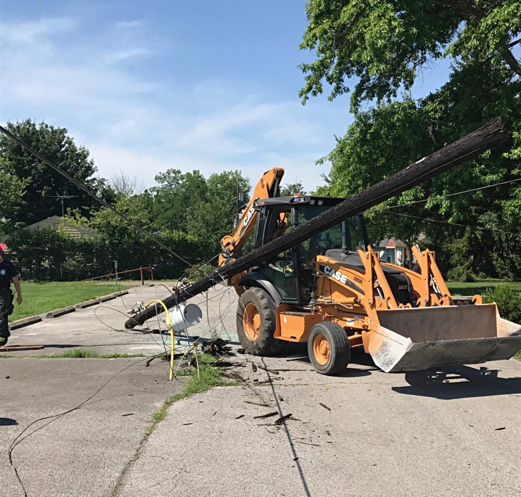 Wilmore backhoe driver faces close call with live wires - Jessamine ...