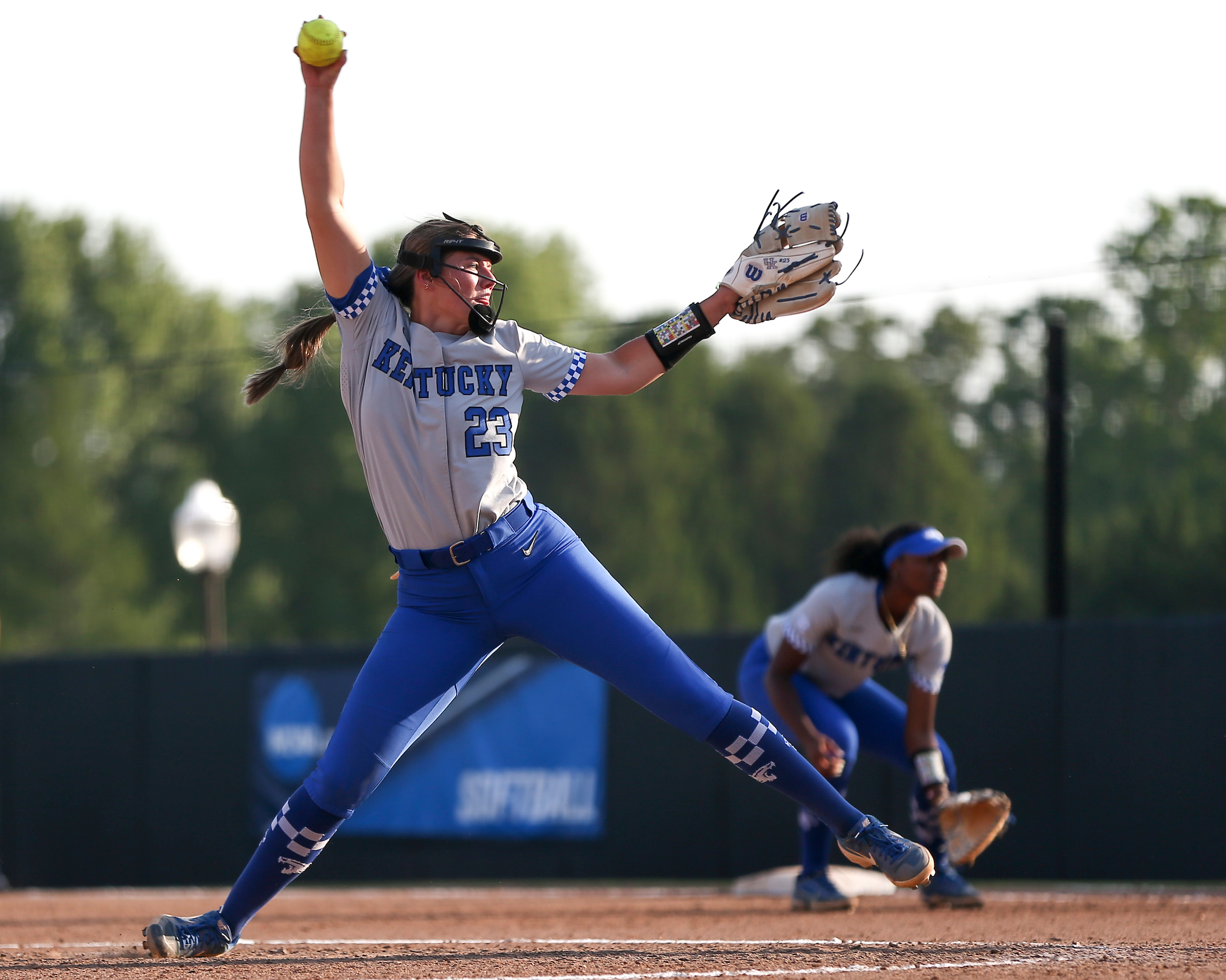 UK pitcher Stephanie Schoonover knows Alabama is a softball state ...